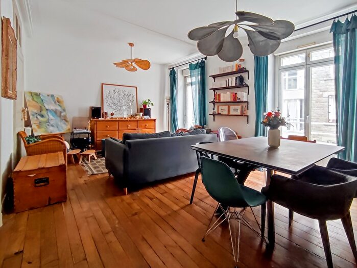 Appartement à vendre - Quartiers Centre, Colombier - 3 pièces - 2 chambres