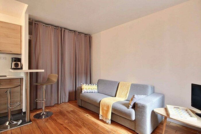 Appartement à louer - Faubourg du Temple-Hôpital Saint Louis, Paris ème arrondissement - 1 pièce