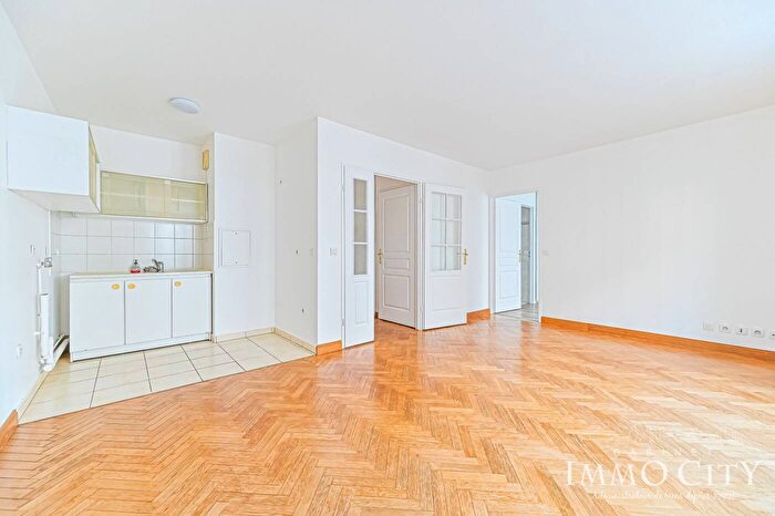 Appartement à louer - Cambronne-Garibaldi, Paris ème - 2 pièces - 1 chambre