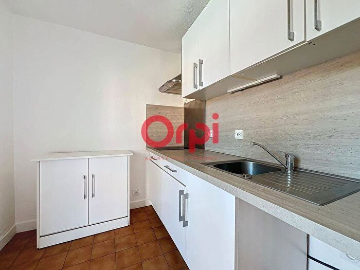 Appartement à louer - Sainte Croix, Fréjus - 1 pièce