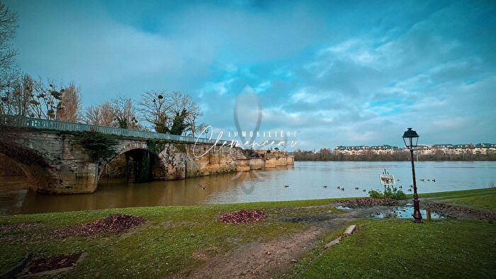 Appartement à vendre - Poissy, Saint-Exupéry - 4 pièces - 2 chambres