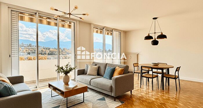 Appartement à vendre - Chambéry, Centre-ville - 4 pièces - 2 chambres