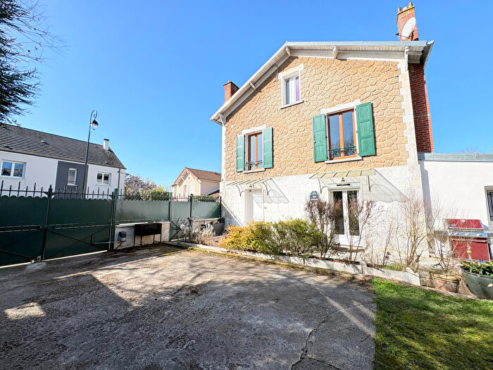 Maison à vendre - Le Plessis-Trévise, Centre-ville, Orly Parc - 7 pièces - 4 chambres