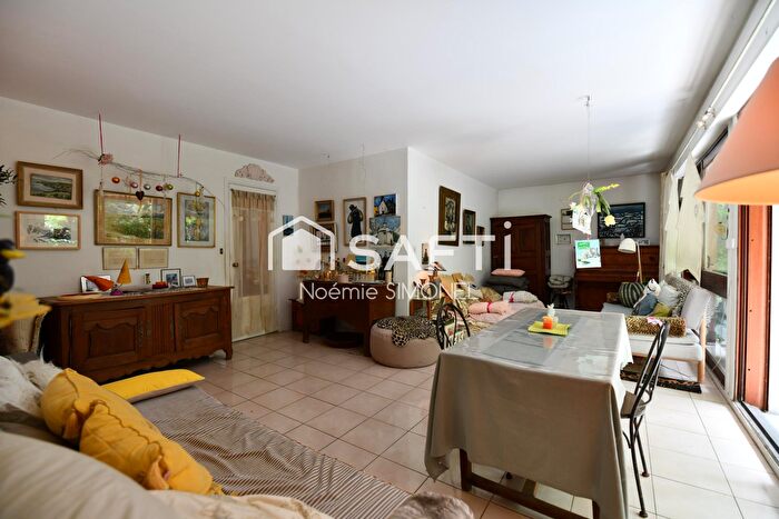 Chilly-Mazarin, Nord : Appartement 4 pièces à vendre
