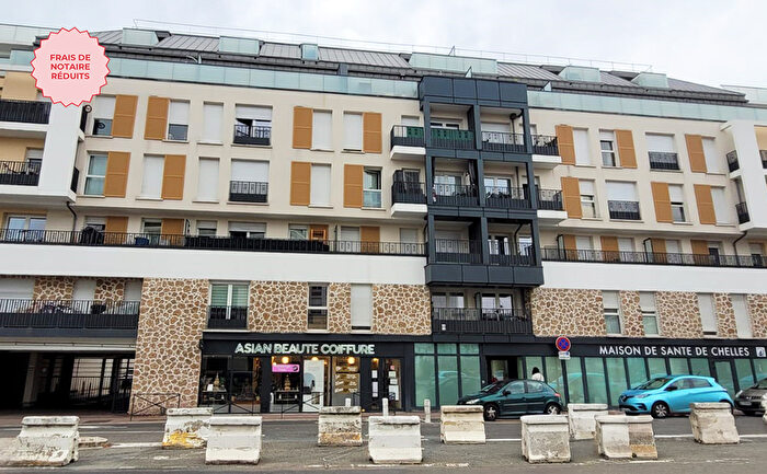 Appartement à vendre - Chelles, Centre-ville, Gare, Abbesses - 3 pièces - 2 chambres