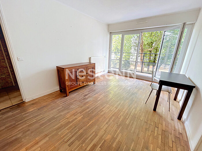Plaisir, Centre-ville, Château - Appartement 2 pièces à vendre