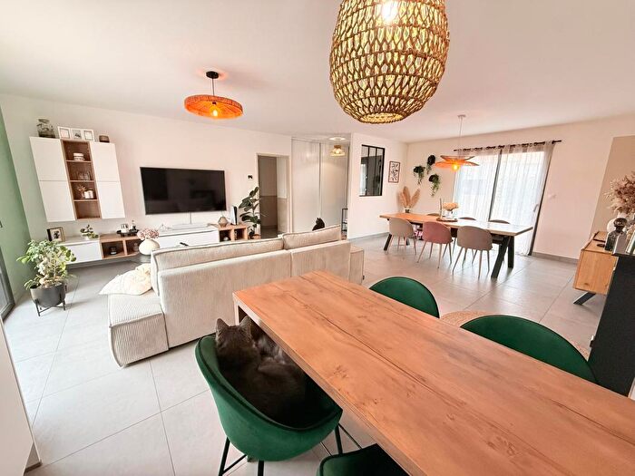 Maison à vendre - Surgères - 4 pièces - 3 chambres