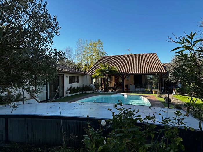 Maison à vendre - Dému - 7 pièces - 4 chambres