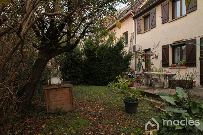 Maison à vendre - Villeneuve-la-Garenne, Ouest - 5 pièces - 4 chambres