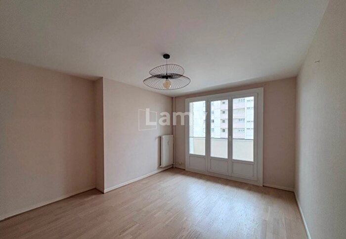 Palente, Orchamps, La Combe Saragosse, Besançon : Appartement à louer