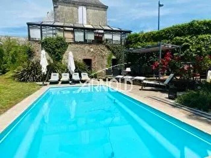 Maisons à vendre et appartements à louer - 1
