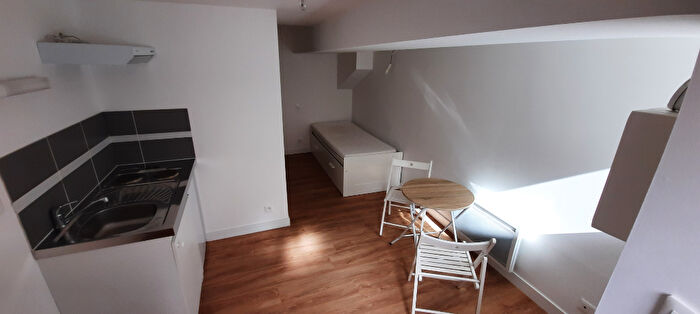 Appartement à louer - Laval, Avesnières - 1 pièce