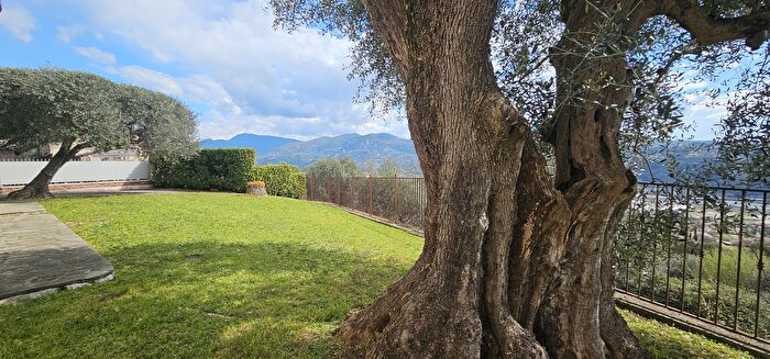 Maison à vendre - Gattières - 10 pièces - 7 chambres