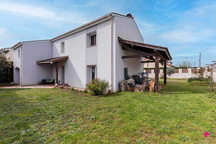 Maison à vendre - Saint-Priest, Revaison - 5 pièces - 4 chambres