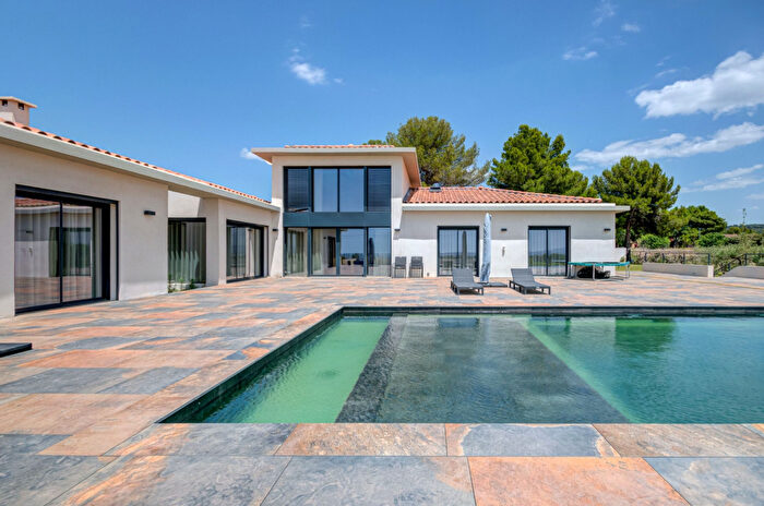 Maison à louer - Aix-en-Provence, Jas de Bouffan - 6 pièces - 5 chambres