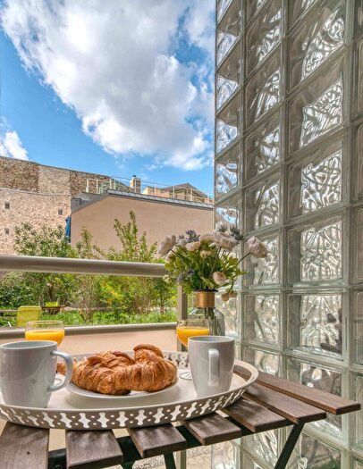 Appartement à louer - Buttes Chaumont, Paris ème arrondissement - 2 pièces - 1 chambre