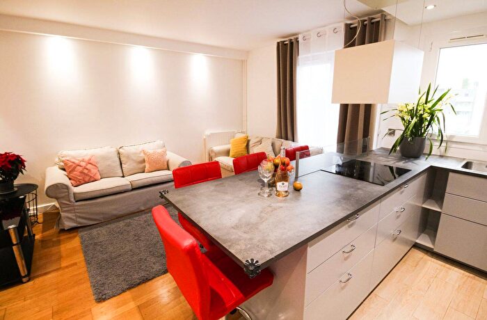Appartement 3 pièces à Faubourg de lArche, Courbevoie, à louer