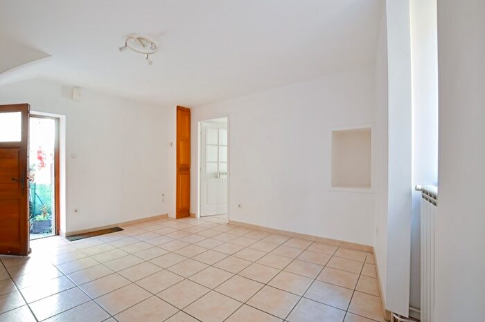 Maison à vendre - Saint-Nazaire-de-Ladarez - 4 pièces - 3 chambres