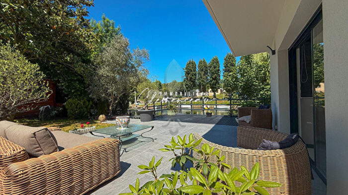 Maison à vendre - Vaux-sur-Seine - 6 pièces - 4 chambres