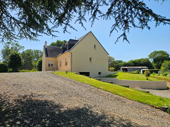 Maison 6 pièces à Saint-Sauveur-la-Pommeraye, à vendre