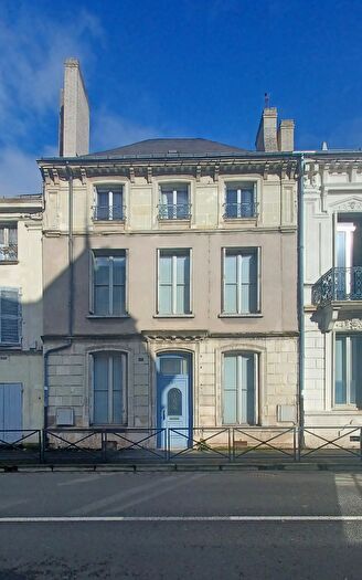 Maison 9 pièces à Châtellerault, à vendre