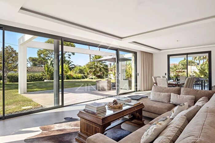 Maison à vendre - Antibes, Juan-les-Pins, Le Cap - 7 pièces - 4 chambres