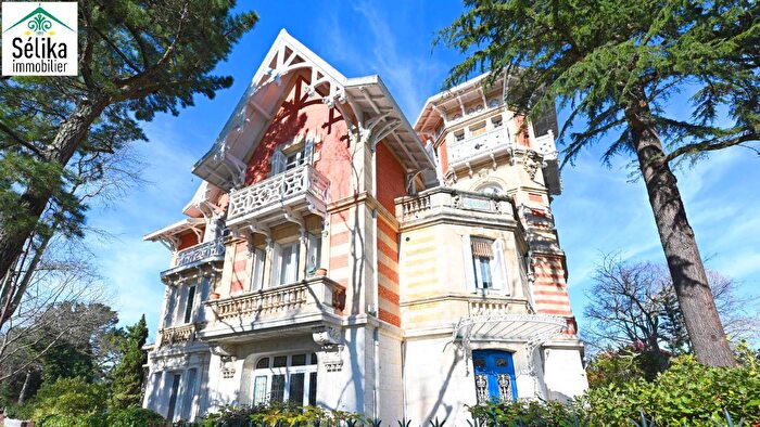 Appartement à vendre - Arcachon, Ville dHiver, Parc Mauresque - 5 pièces - 4 chambres