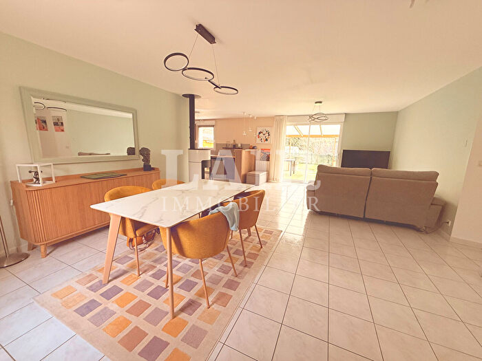 Maison à vendre - Fresnay-sur-Sarthe - 4 pièces - 3 chambres