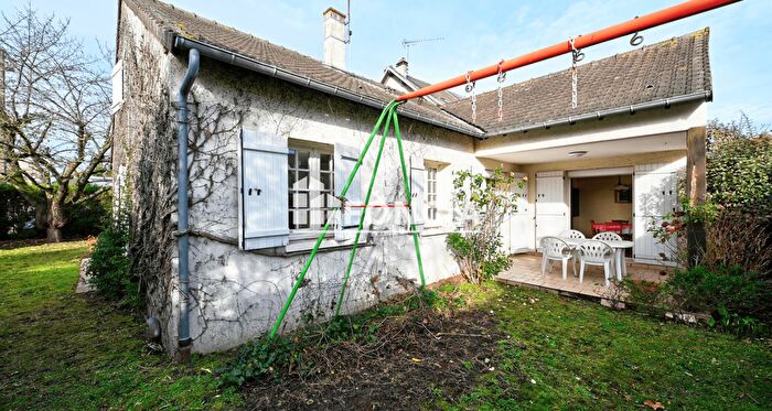 Mantes-la-Ville, Louise Michel : Maison 7 pièces à vendre