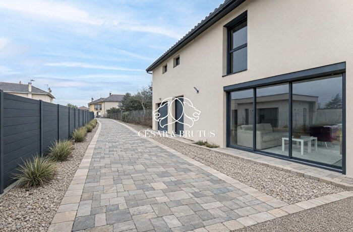 Maison à vendre - Décines-Charpieu, Sablon - 5 pièces - 3 chambres