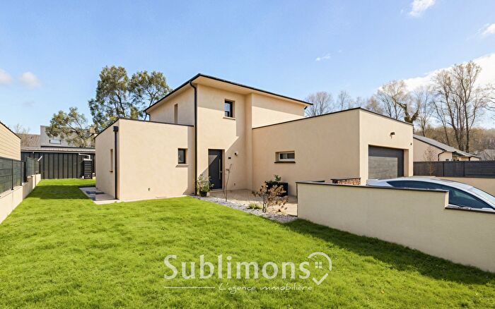 Maison à vendre - Locminé - 5 pièces - 3 chambres