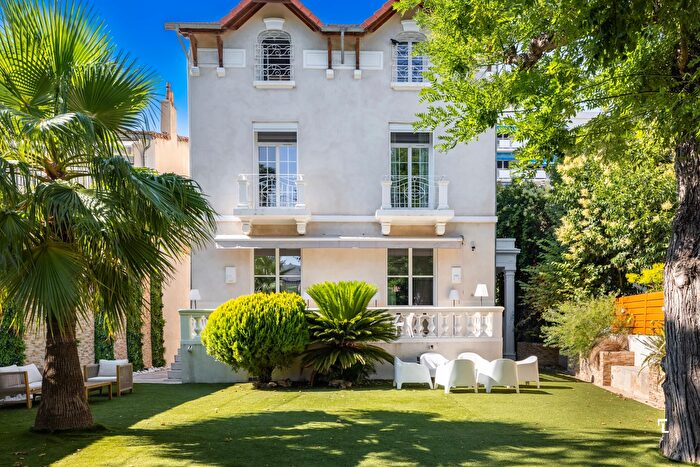Marseille 8ème, Perier : Maison 8 pièces à vendre