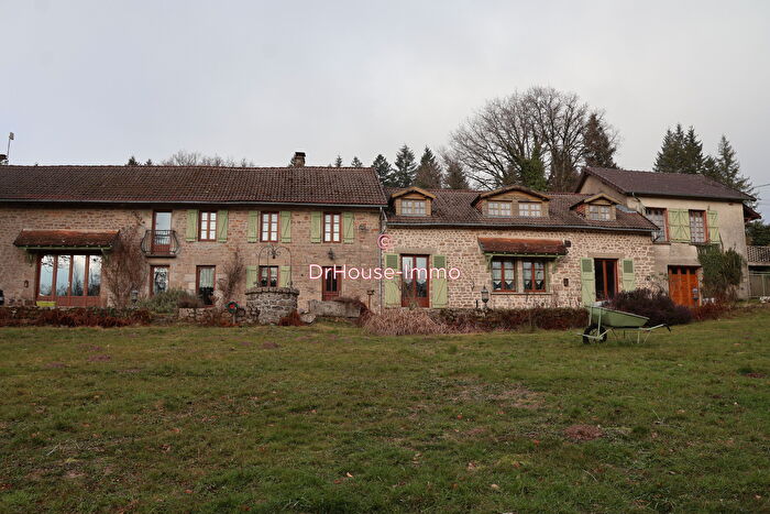 Maison à vendre - Saint-Léger-la-Montagne - 12 pièces - 6 chambres