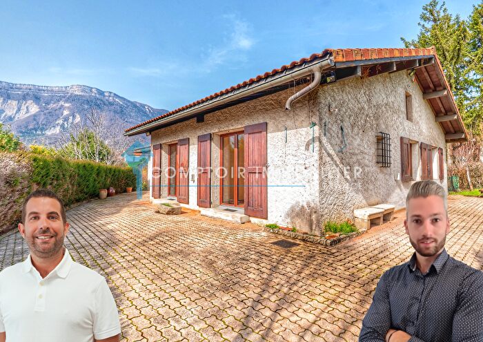 Maison à vendre - Saint-Nazaire-les-Eymes - 7 pièces - 4 chambres