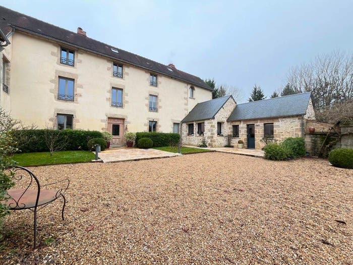 Maison 8 pièces à Centre Ville-Saint Léonard-Notre-Dame, Alençon, à louer