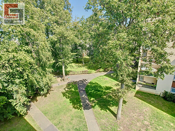 Appartement à louer - Avon, Butte Montceau - 4 pièces - 3 chambres