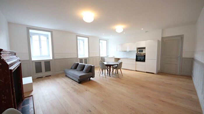 Appartement à louer - Centre, Château-Thierry - 3 pièces - 2 chambres