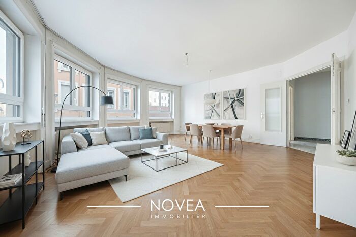 Appartement à vendre - Lyon e  - 5 pièces - 4 chambres