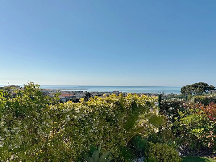 Appartement à vendre - Saint-Laurent-du-Var, Jacquons, Plateaux Fleuris - 3 pièces - 2 chambres