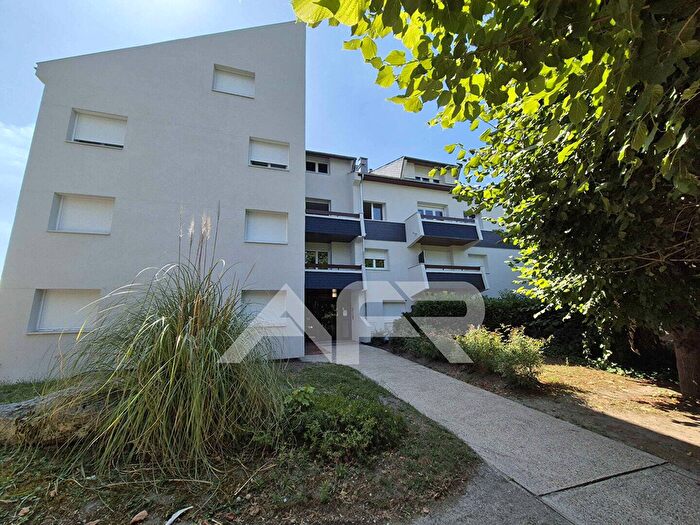 Appartement à louer - Gambetta, Chatou - 3 pièces - 2 chambres