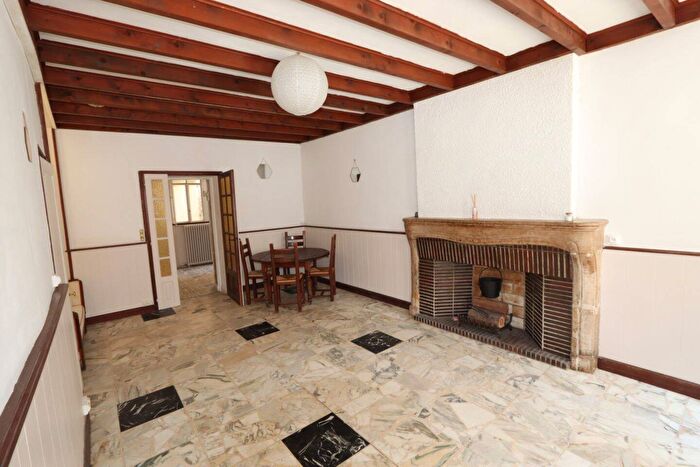 Maison à louer - La Charité-sur-Loire - 4 pièces - 3 chambres