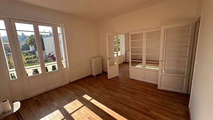 Appartement à louer - Le Centre, Meudon - 4 pièces
