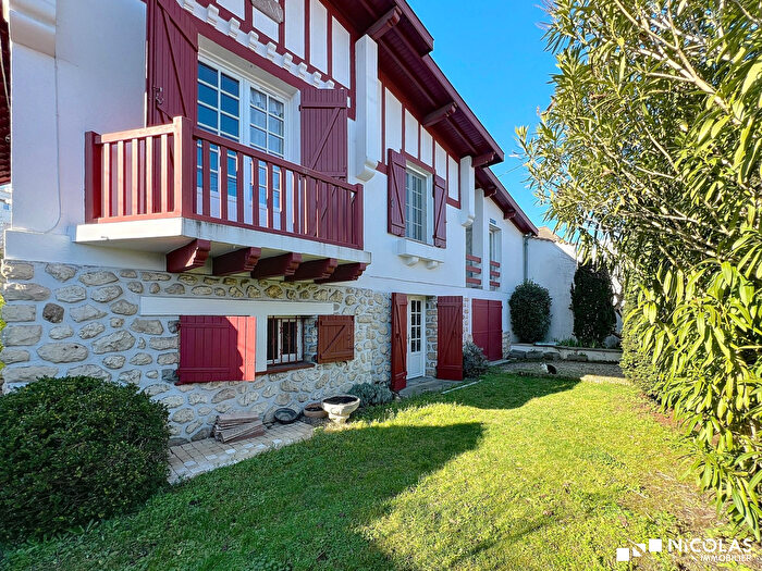 Maison à vendre - Mérignac, Centre-ville - 8 pièces - 5 chambres