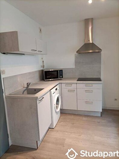 Appartement à louer - Mairie, Fontaine - 1 pièce