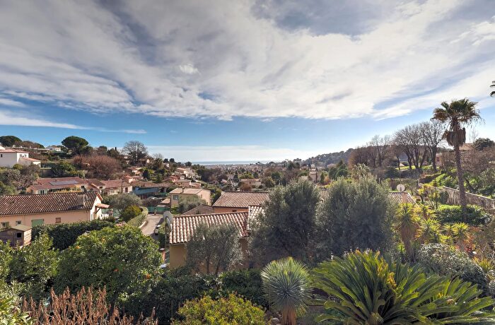 Maison à vendre - Cagnes-sur-Mer, Les Vallières, Le Malvan, Les Travails, La Combe - 6 pièces - 3 chambres