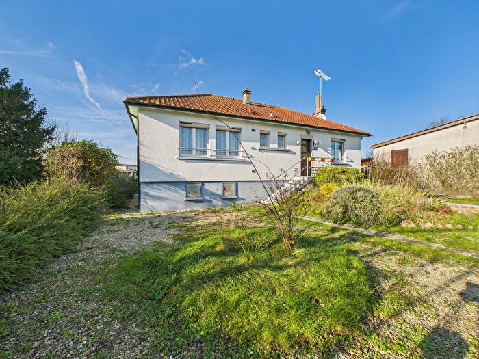 Maison à vendre - Marigny-le-Châtel - 5 pièces - 3 chambres