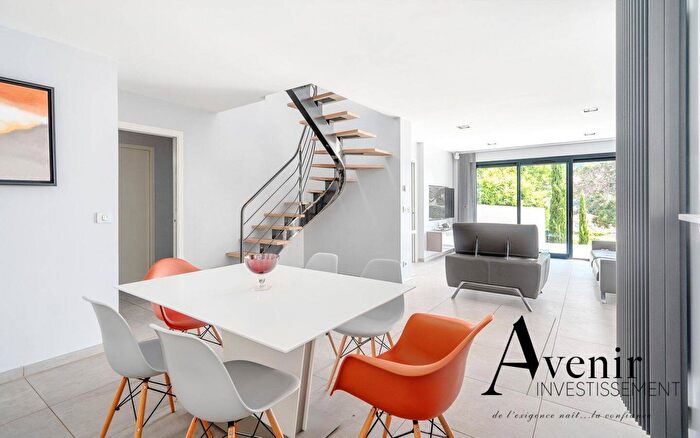 Maison à louer - Est, Saint-Cyr-au-Mont-dOr - 3 pièces - 2 chambres