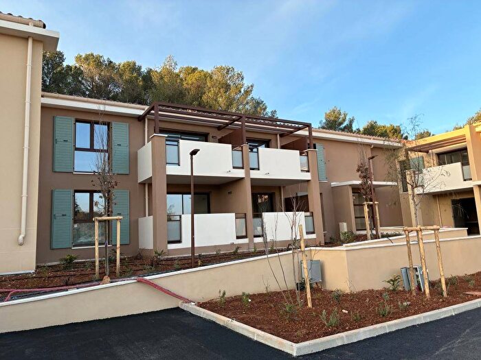 Appartement à louer - Rognes - 3 pièces