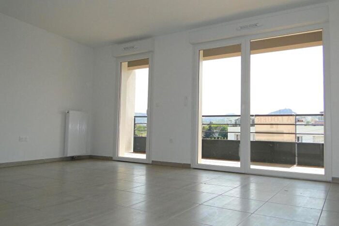 Appartement à louer - Clermont-Ferrand, Saint-Jacques - 3 pièces - 2 chambres