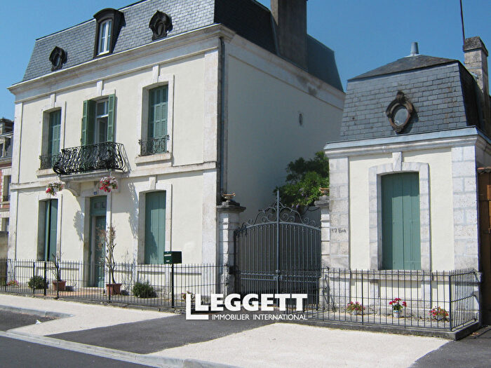 Maison à vendre - Chalais - 9 pièces - 5 chambres